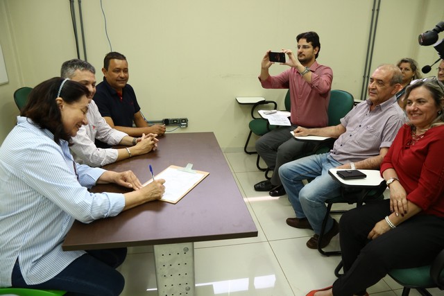 Prefeita assina termo de adesão do Previd ao Pró-Gestão RPPS, da SPrev ...